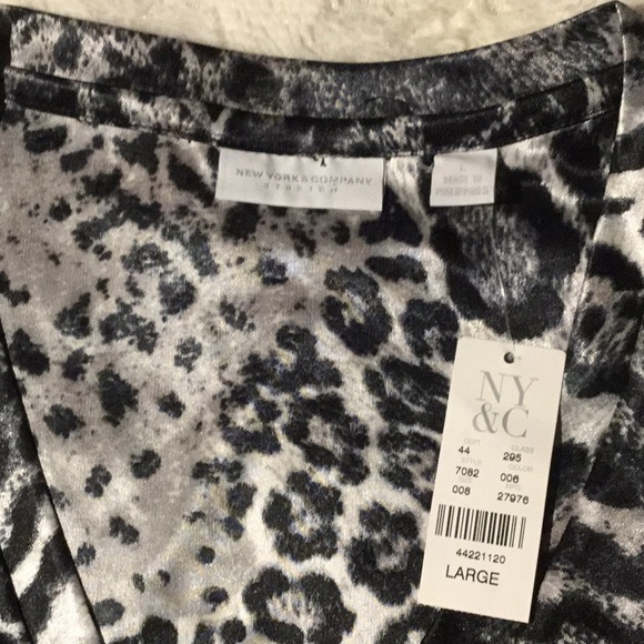 New York & Company | Tops | Nwt Nyco Leopard Print Blkwht V Neck Top L ...
